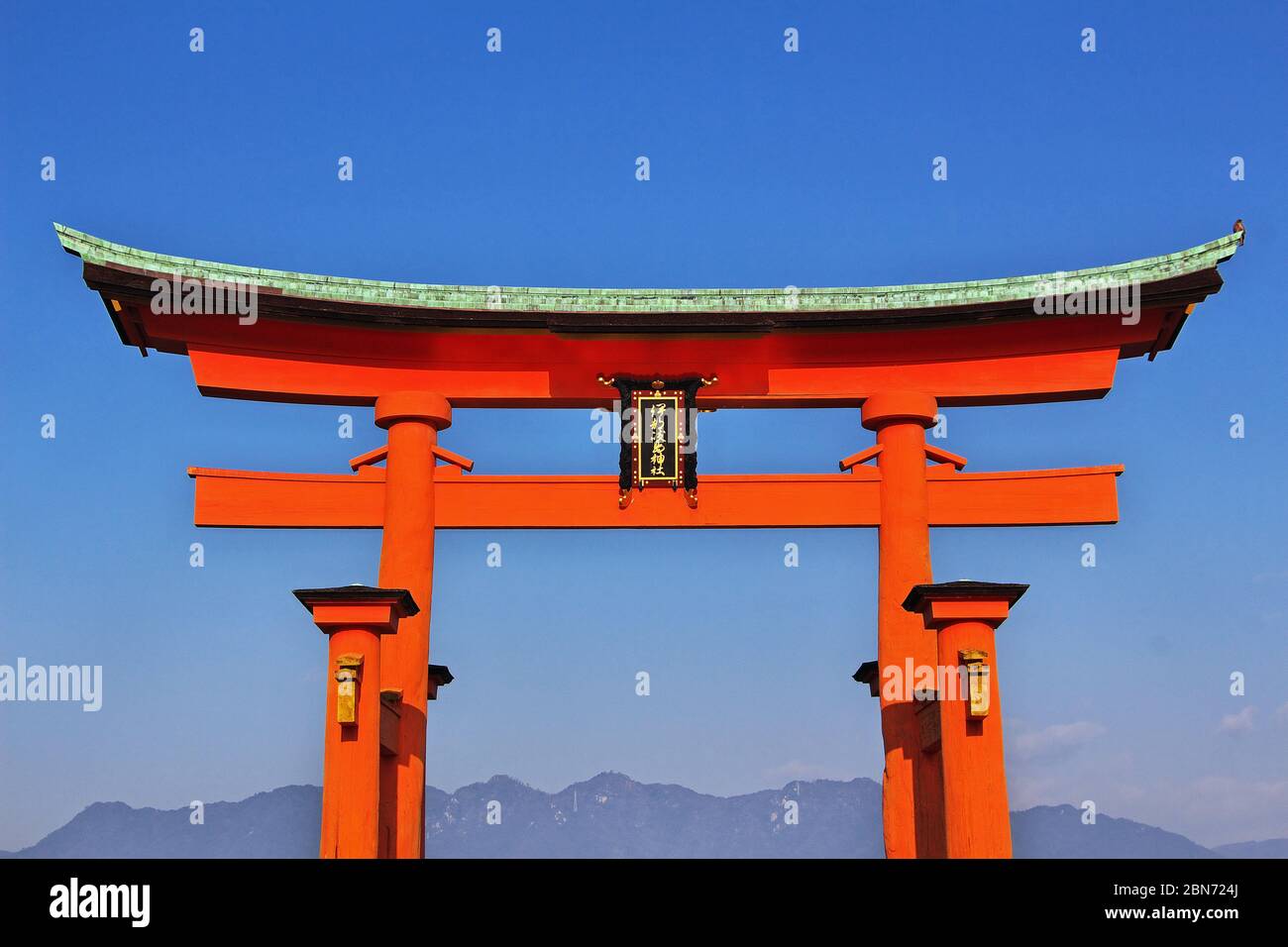 Torii, Itsukushima shrine, Miyajima island, Japan Stock Photo - Alamy