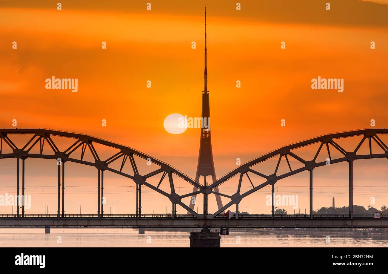 Tallest communication tower hi-res stock photography and images - Alamy