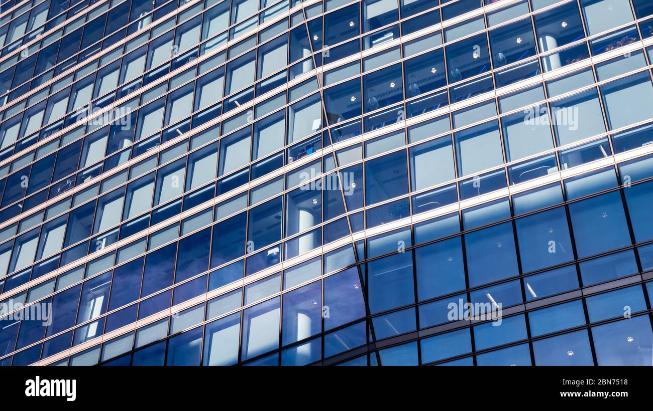 Office building windows, full view hi-res stock photography and images ...