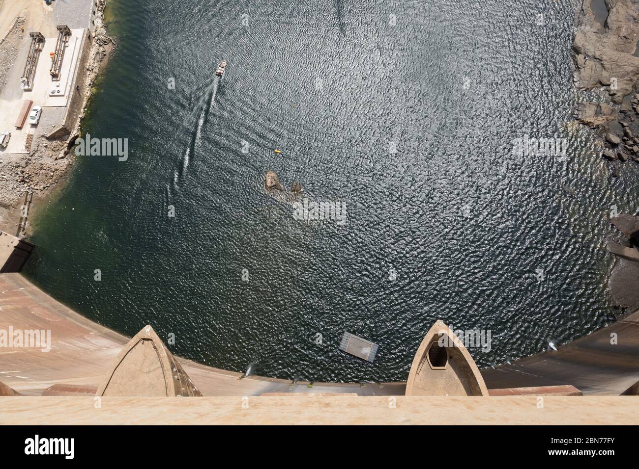 View from the wall of Kariba dam in Zimbabwe Stock Photo - Alamy