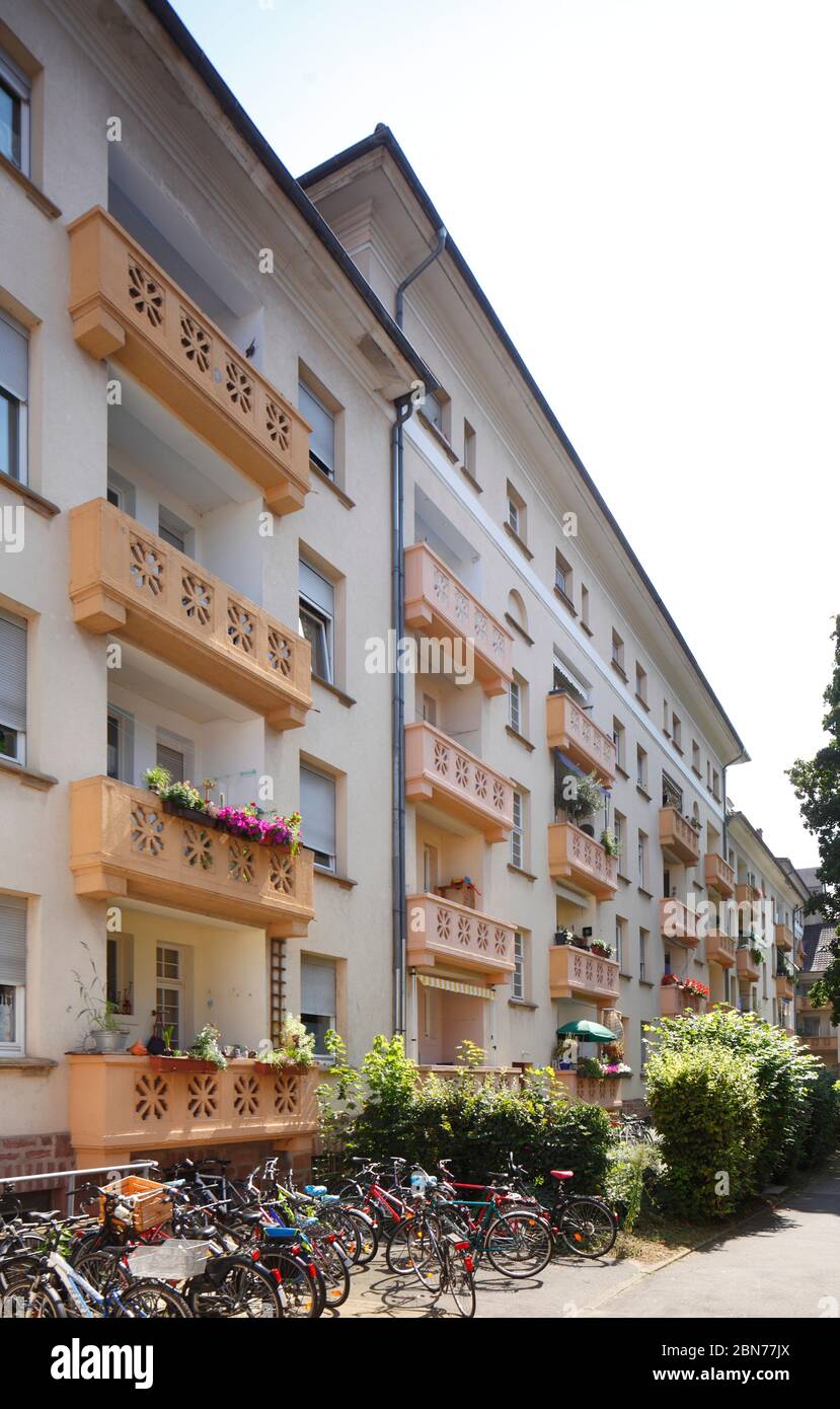 Monotonous residential building hi-res stock photography and images - Alamy