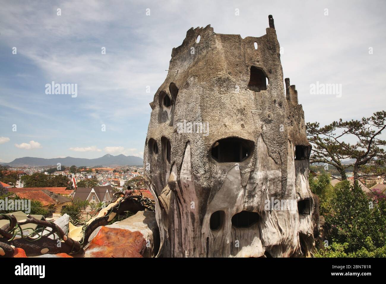 The crazy tree house hi-res stock photography and images - Alamy