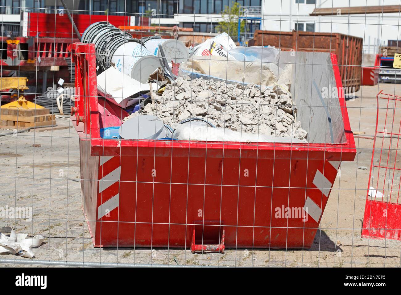 Construction fence i mulde hi-res stock photography and images - Alamy