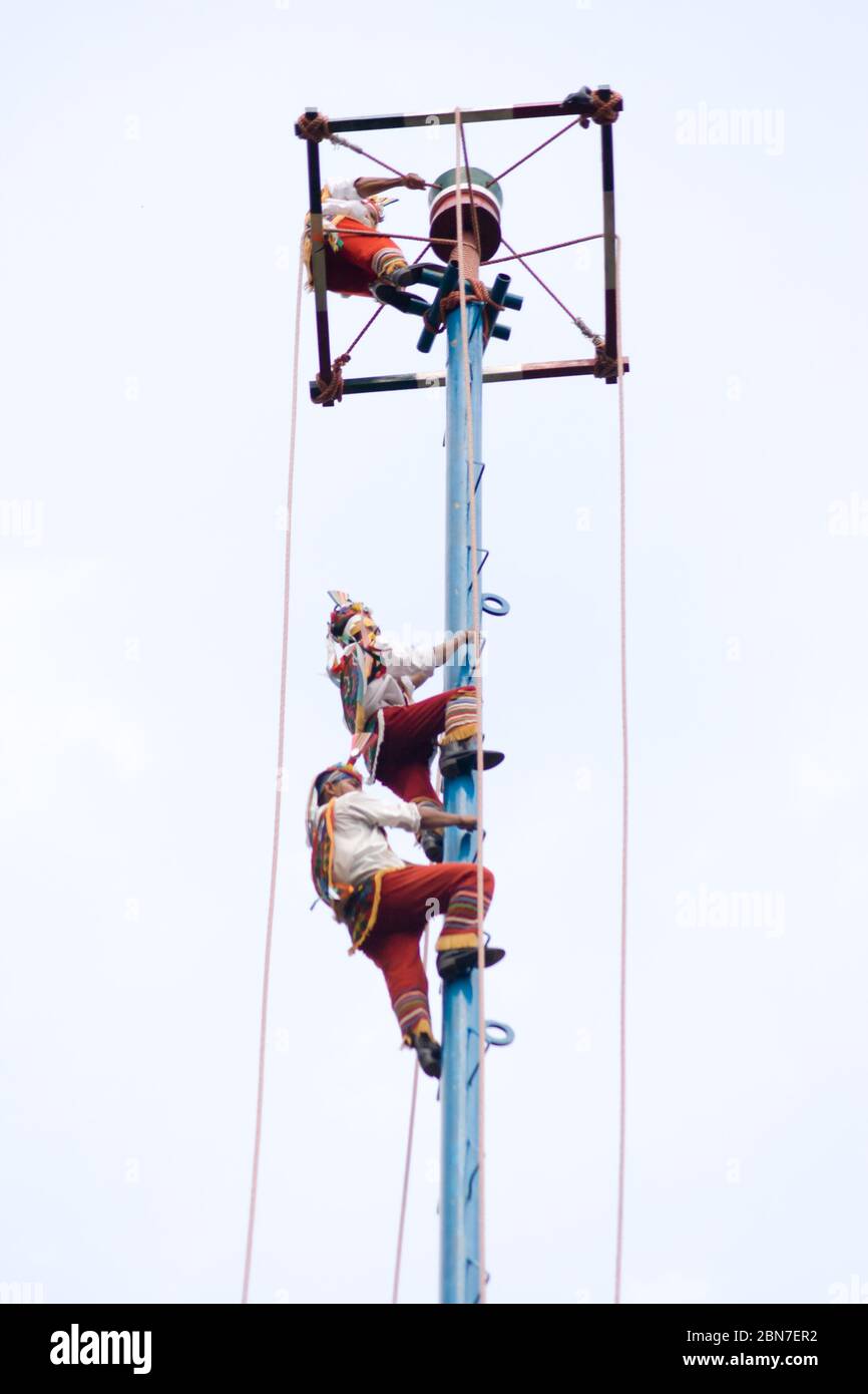 'Danza de Los Voladores', Ritual Ceremony of the Voladores, Cultural ...