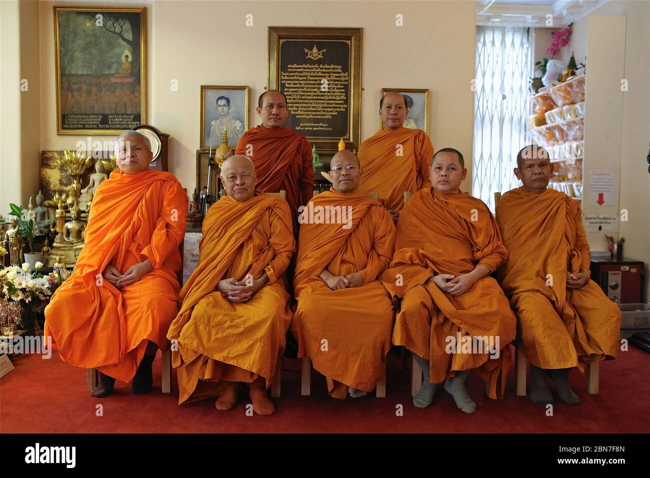 Wat Buddhapadipa ,Temple in London It was the first Buddhist temple to ...