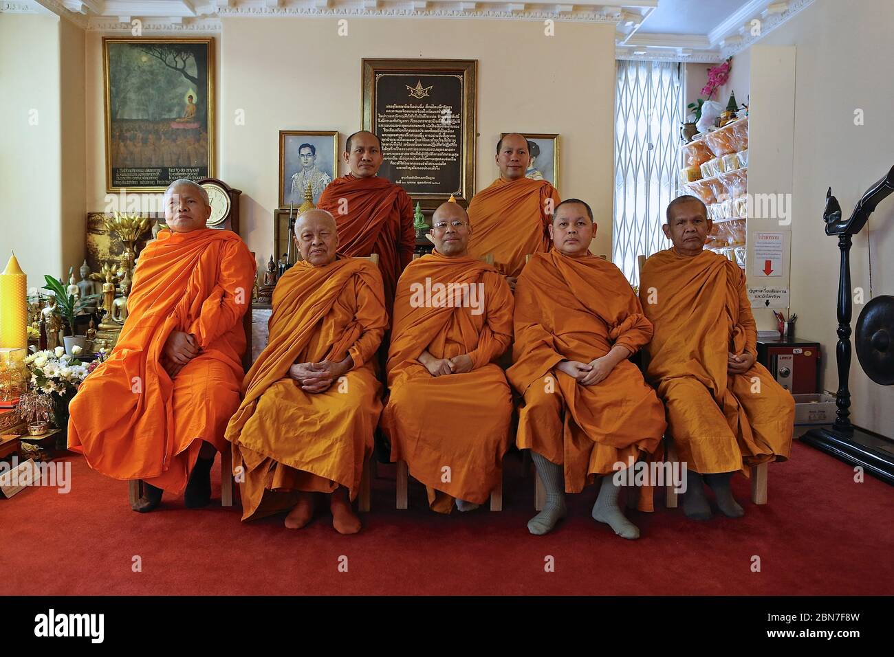 Wat Buddhapadipa ,Temple in London It was the first Buddhist temple to ...