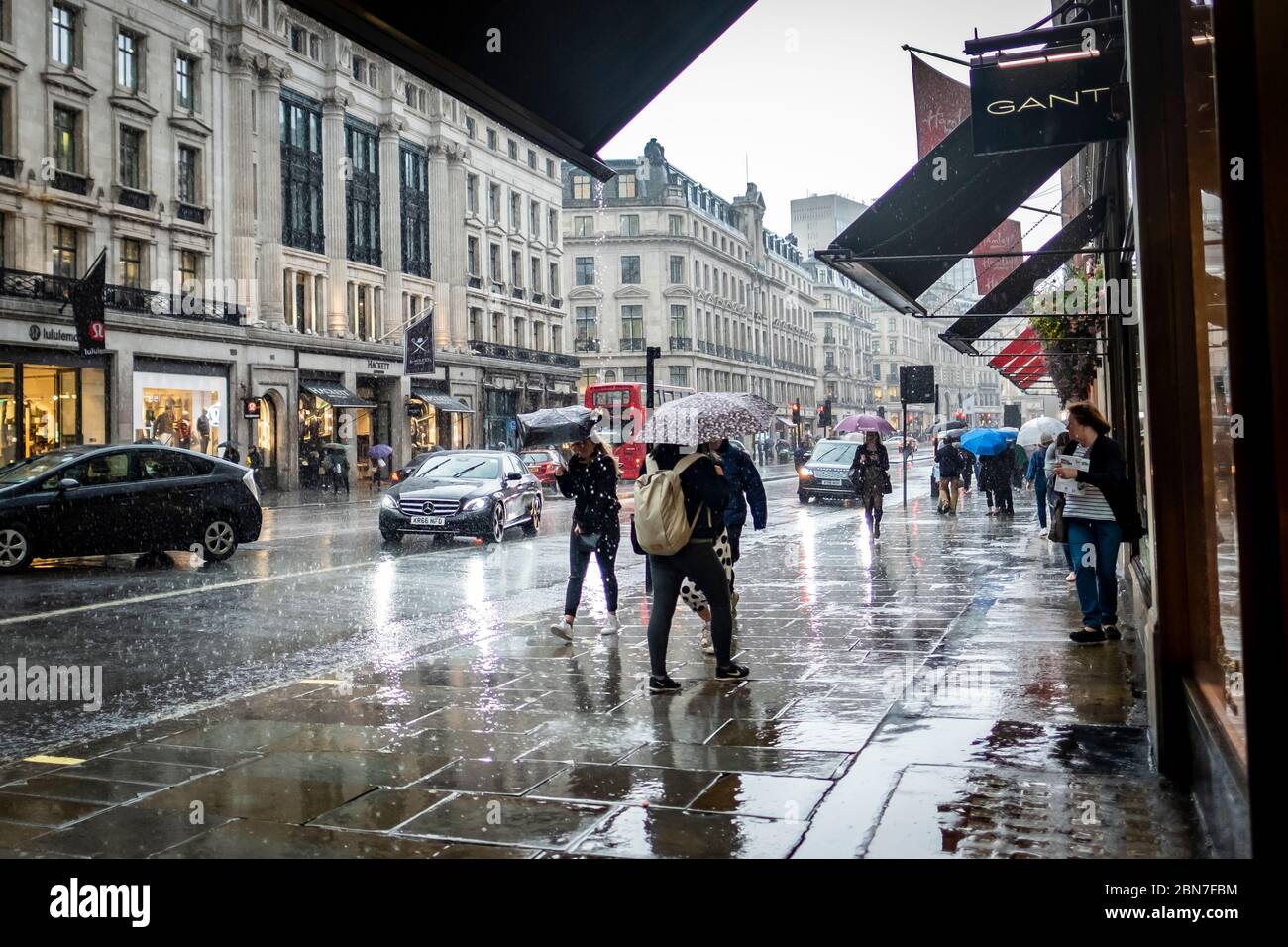 London- November 2019: Regent Street during a heavy rainstorm Stock ...