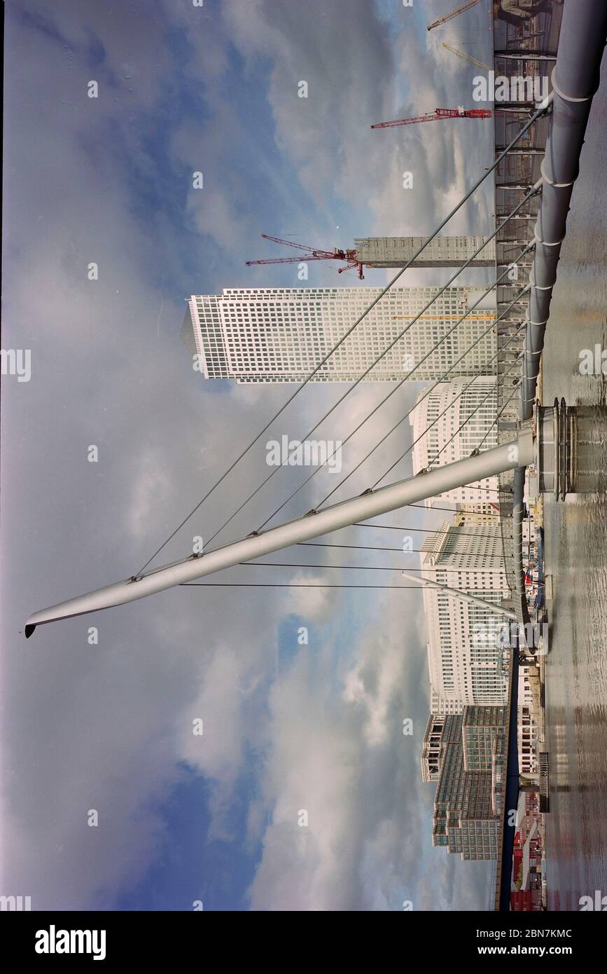 Newly opened footbridge at Heron Quay, Canary Wharf, East end of London ...