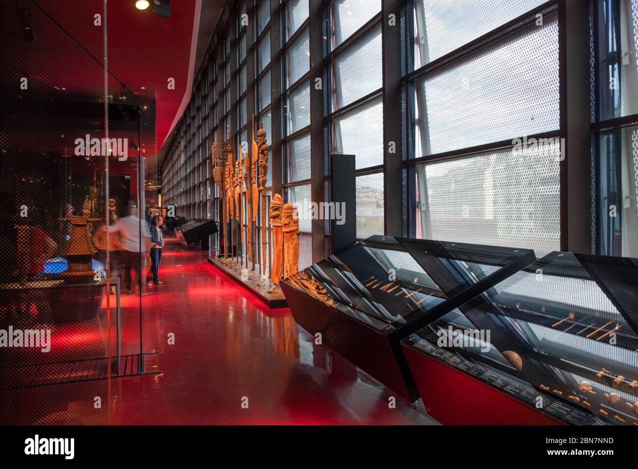 Musée du Quai Branly Jacques Chirac, Paris Stock Photo - Alamy