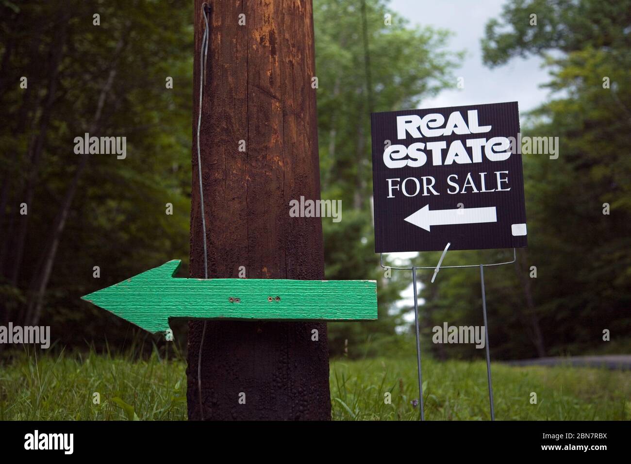 For Sale Sign on Road Stock Photo - Alamy