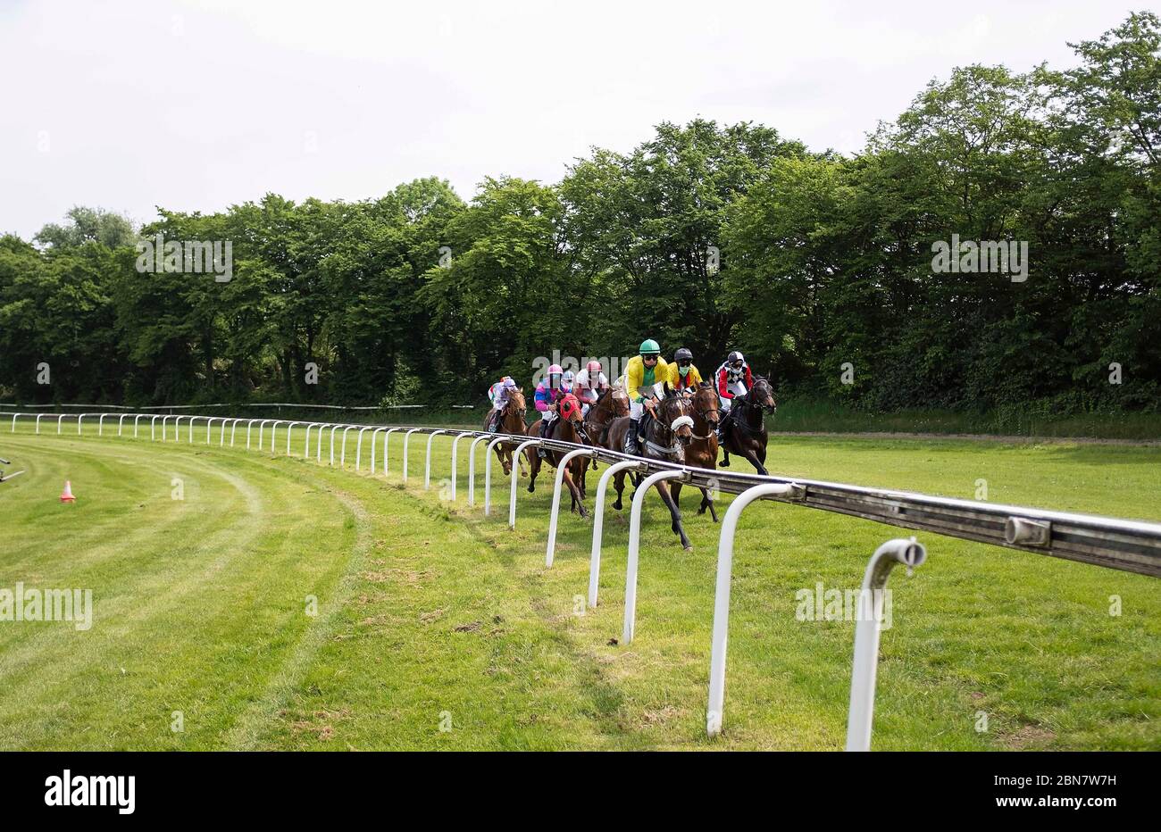 Feature, crowd, field in action, race 3rd prize from Saarn, category D ...