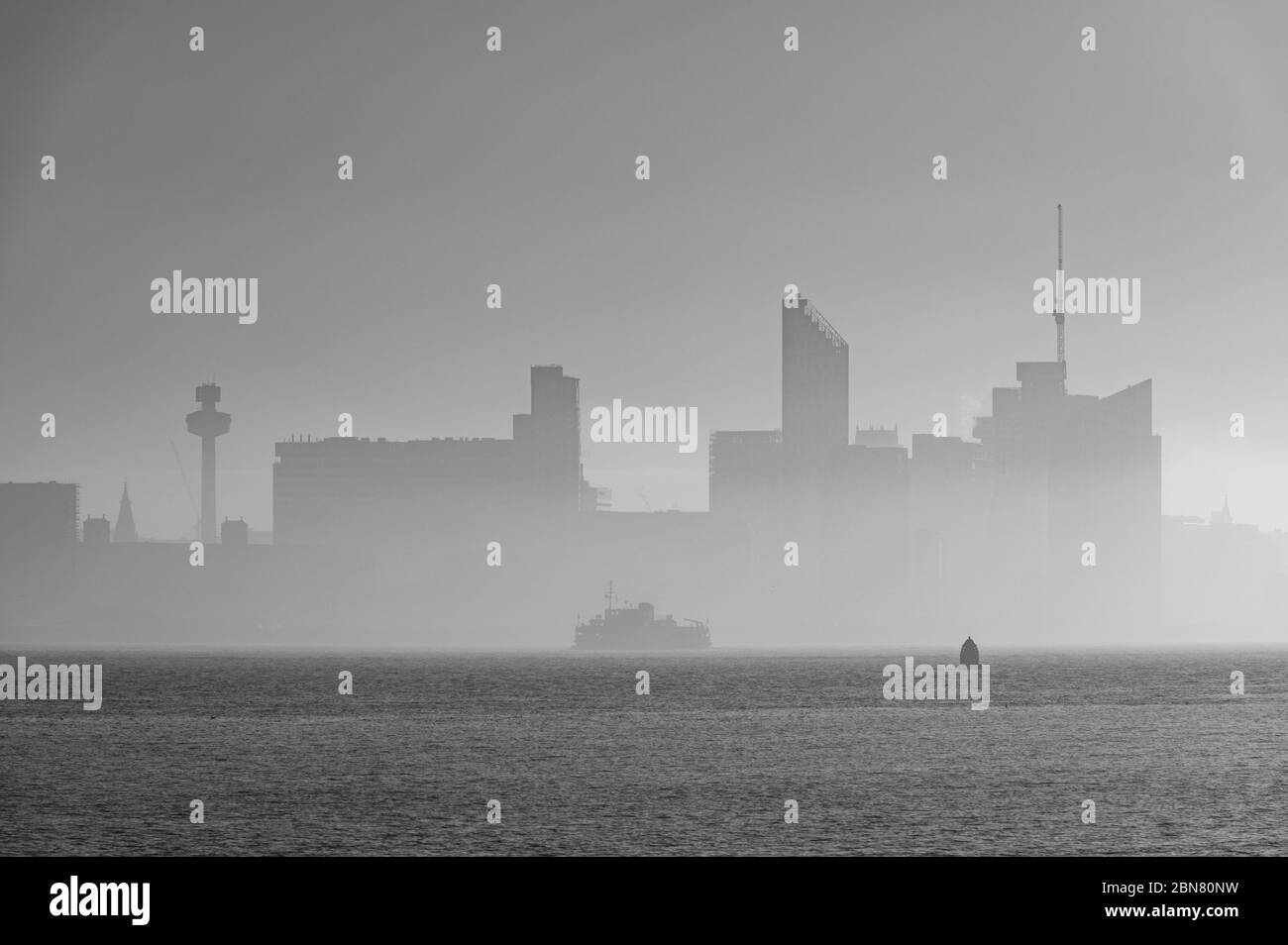Wintery fog and mist over the River Mersey in Liverpool Stock Photo - Alamy