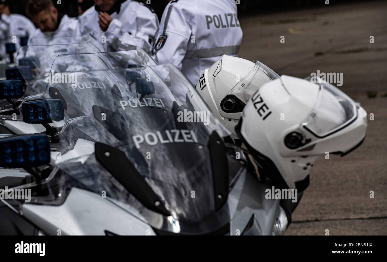 Berlin, Germany. 13th May, 2020. Police are standing on the new police ...