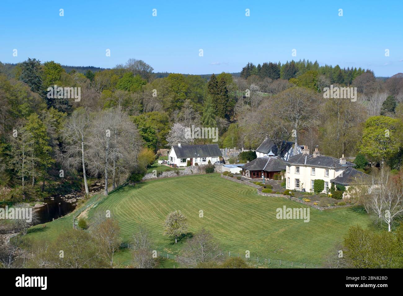 DAVA WAY TRAIL MORAY SCOTLAND HOUSES AND CHURCH OF EDINKILLIE SEEN FROM ...