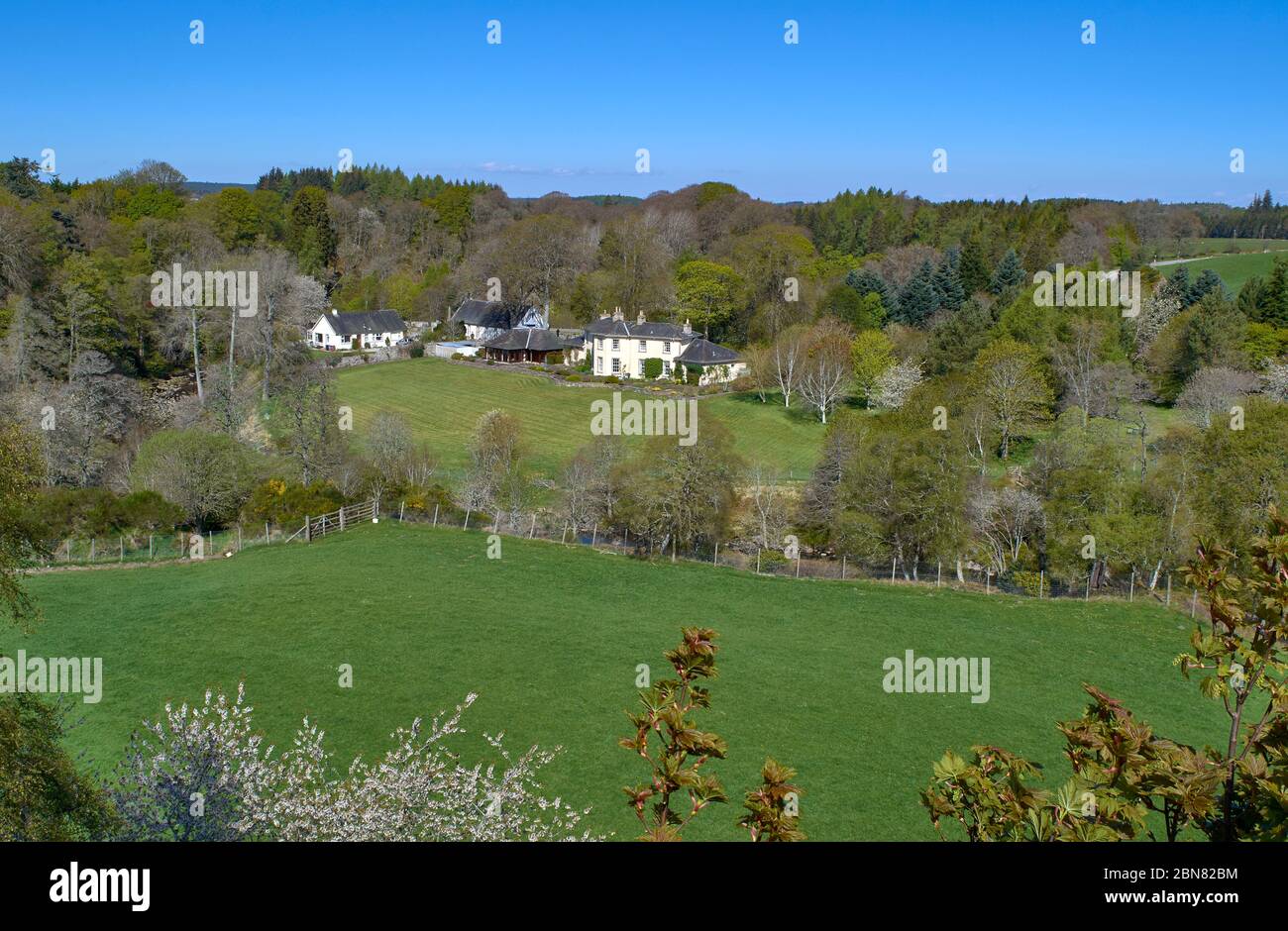 DAVA WAY TRAIL MORAY SCOTLAND HOUSES AND CHURCH OF EDINKILLIE SEEN FROM ...