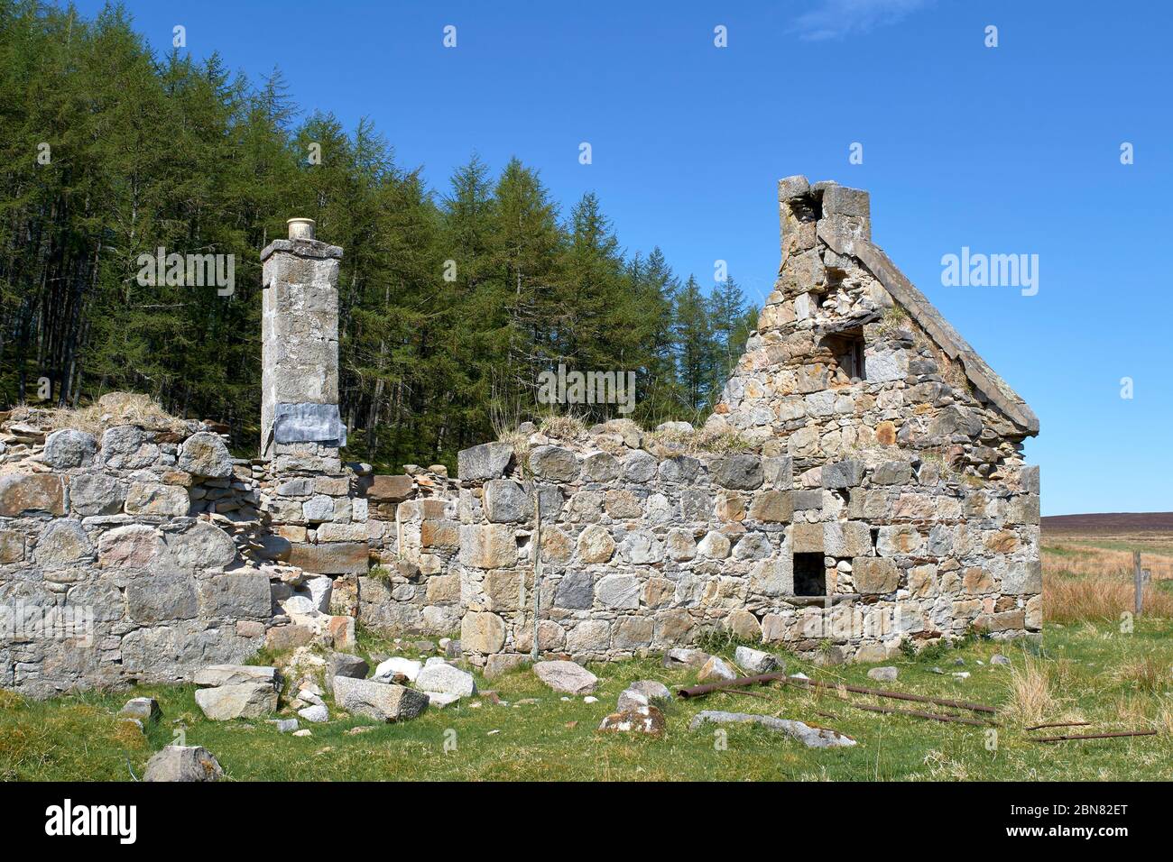 DAVA WAY TRAIL MORAY SCOTLAND REMAINS OF RUINED HOUSE AT BOGENEY Stock ...
