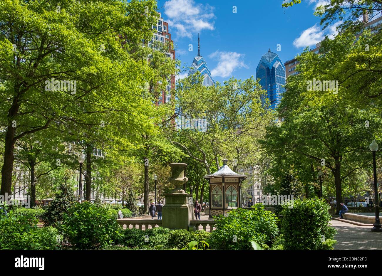 Downtown philadelphia pennsylvania in spring hi-res stock photography ...