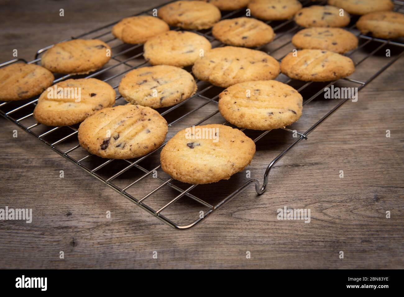 Baking rack hi-res stock photography and images - Alamy