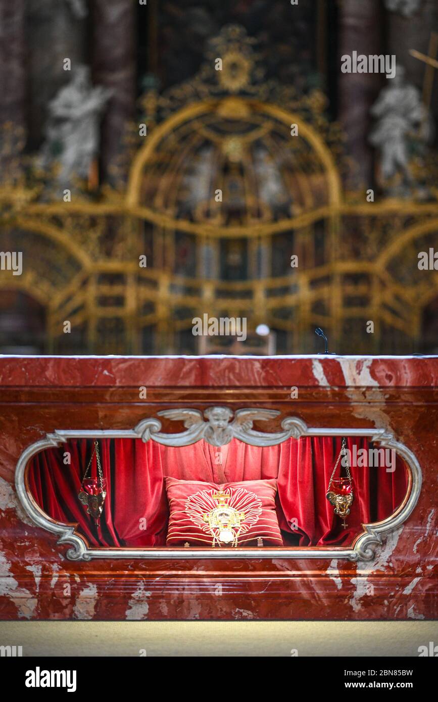 13 May 2020, Baden-Wuerttemberg, Weingarten: A Holy Blood relic lies ...