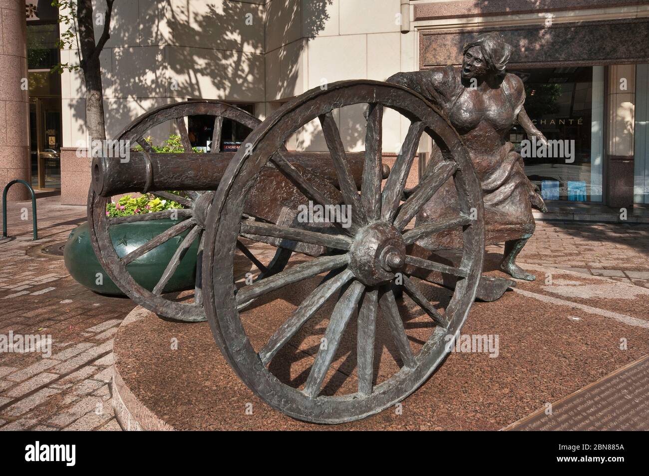 Angelina Eberly firing a cannon, starting Archives War of 1842 ...