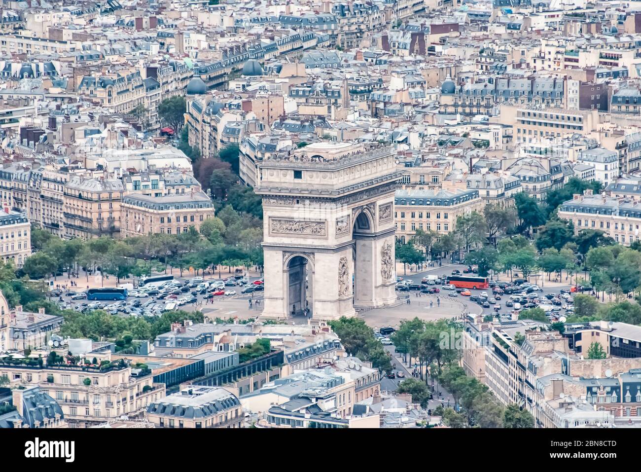 The champs elysees and arc de triomphe at night hi-res stock photography and images - Alamy