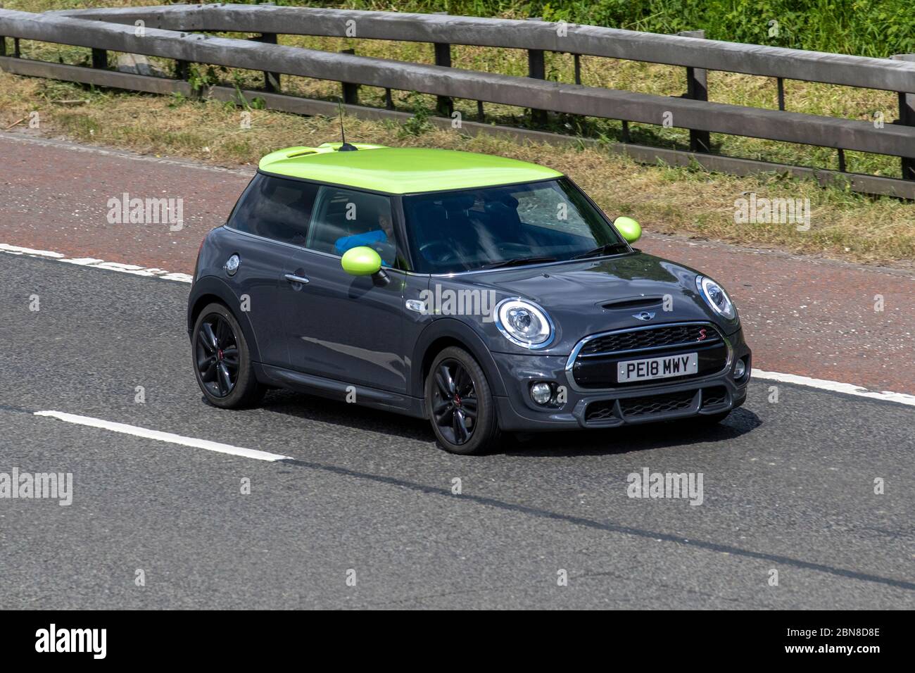2018 grey mini cooper hi-res stock photography and images - Alamy