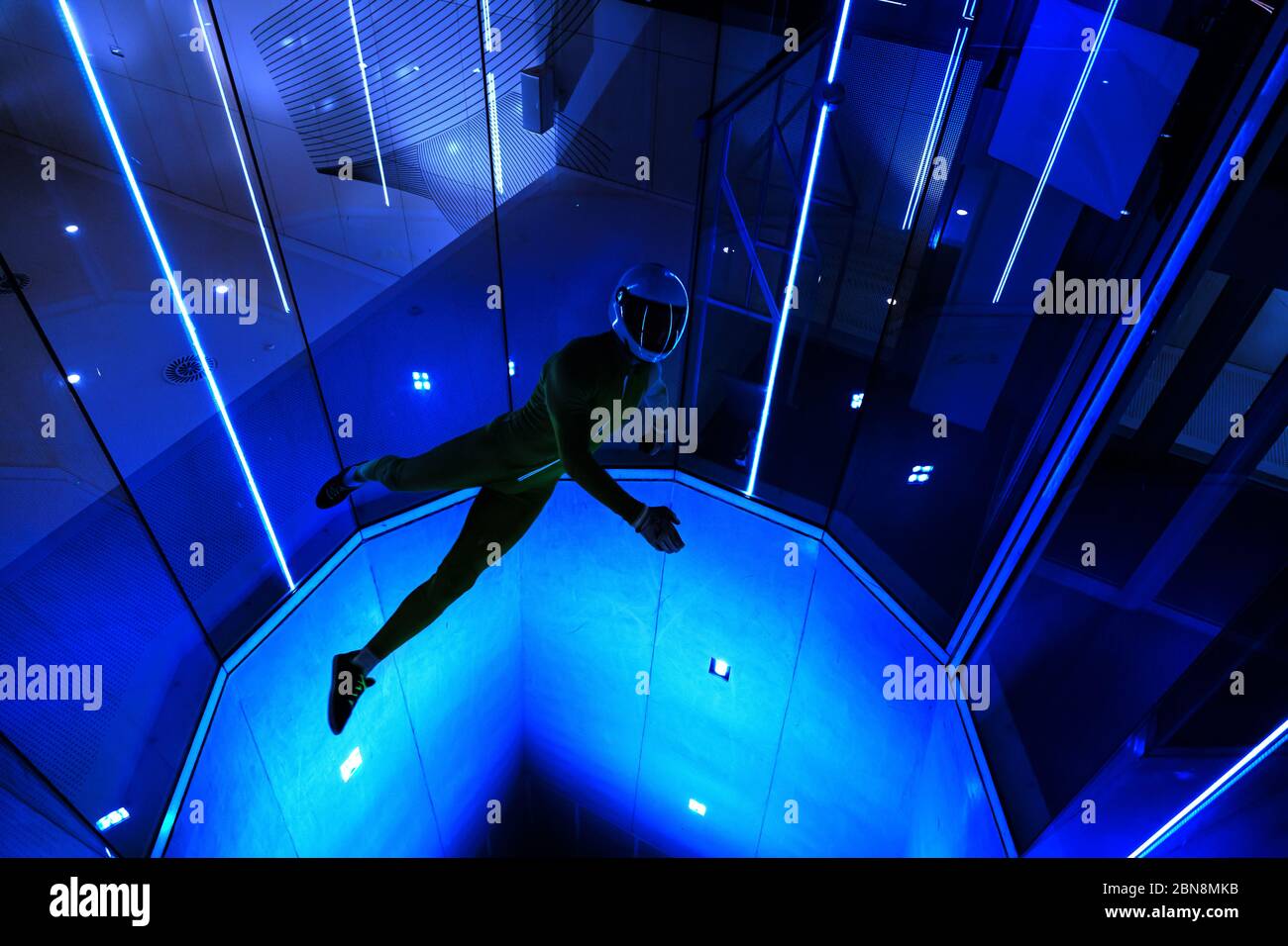 Windtunnel flying hi-res stock photography and images - Alamy