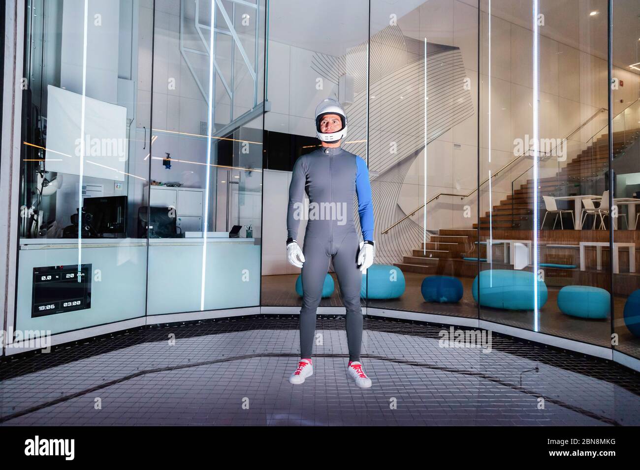 Windtunnel flying hi-res stock photography and images - Alamy