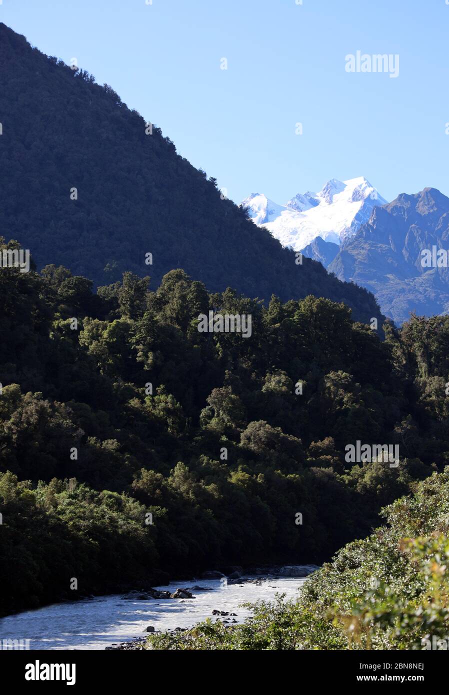 Southern Alps, South Island, New Zealand. Stunning scenic mountains ...
