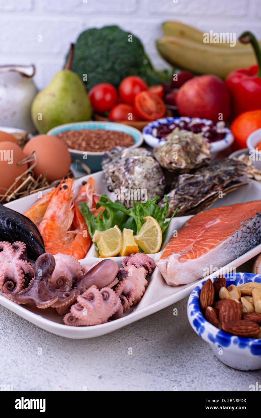 Pescetarian diet with seafood, fruit and vegetables Stock Photo - Alamy