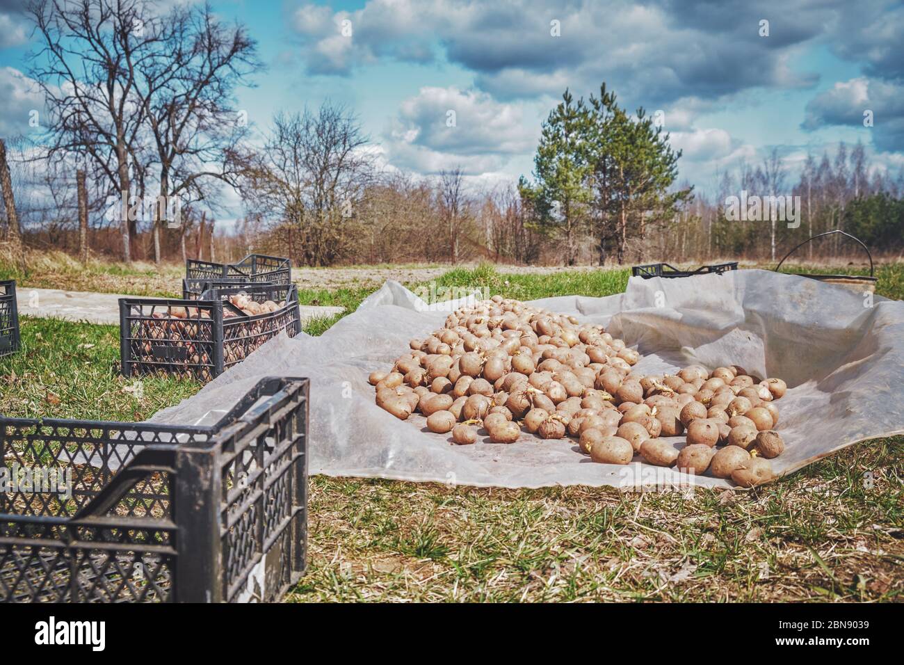 Village farm hi-res stock photography and images - Alamy