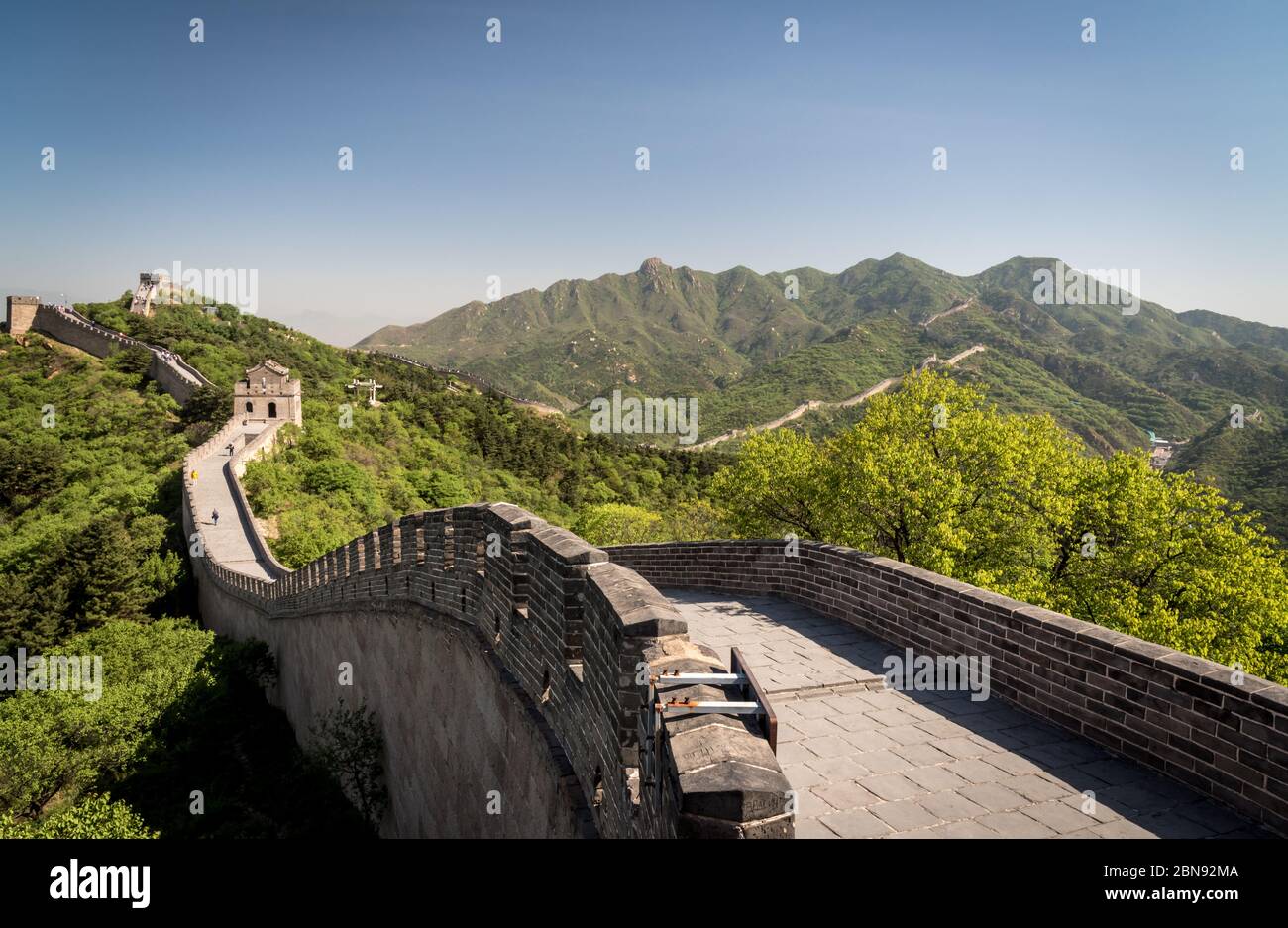 The Great Wall, Badaling with bright spring foliage Stock Photo - Alamy