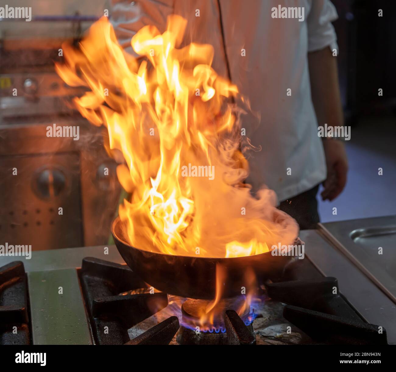 Professional kitchen gas cooker hob hi-res stock photography and images ...