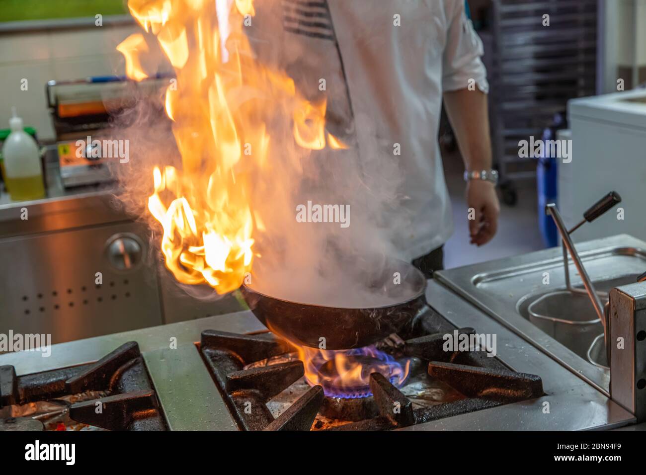 Professional kitchen gas cooker hob hi-res stock photography and images ...