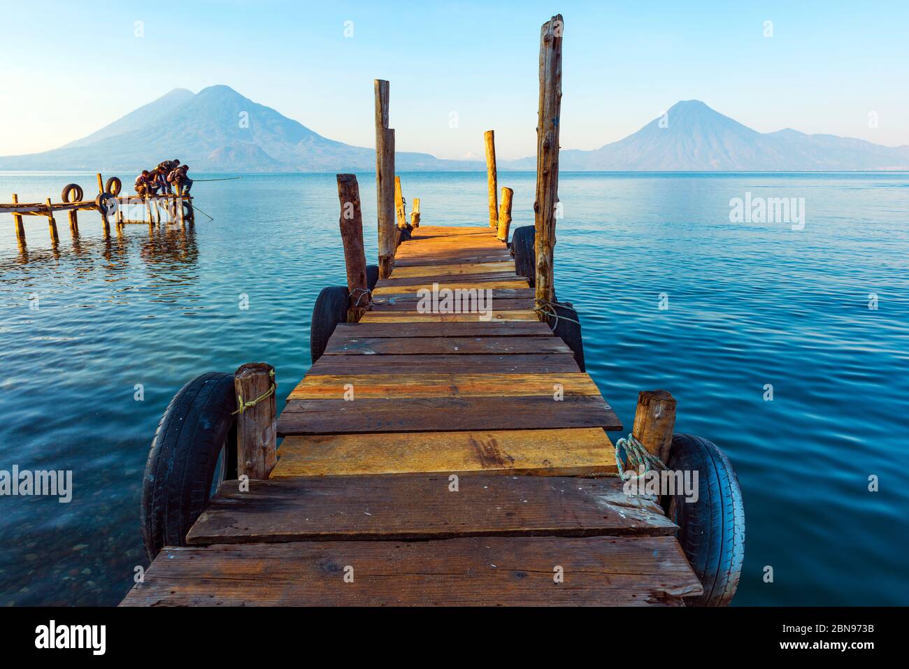 Lake atitlan guatemala maya people hi-res stock photography and images ...