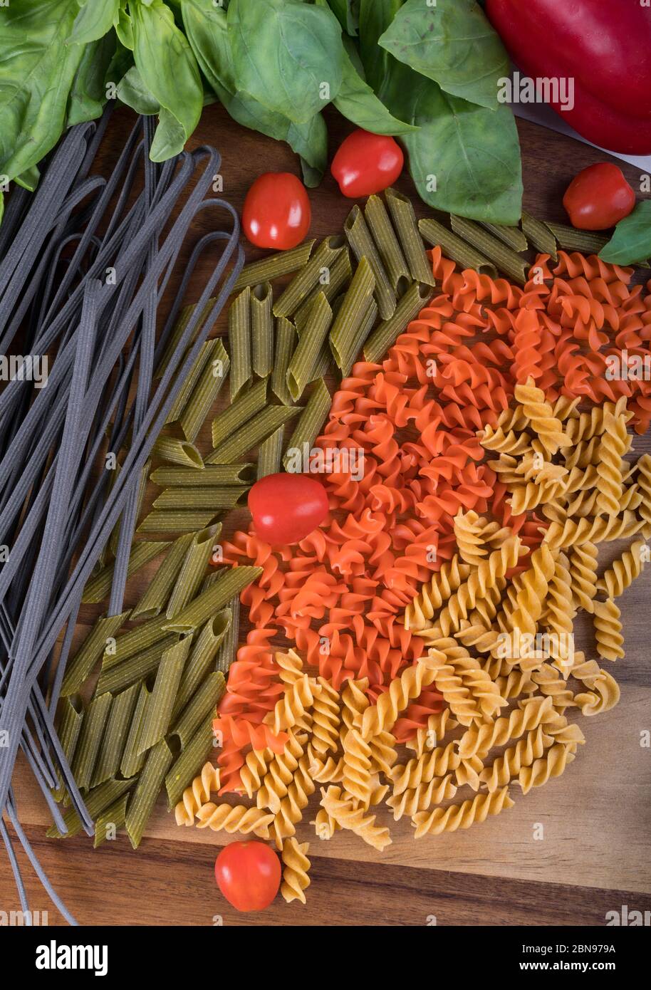 Red lentil penne hi-res stock photography and images - Alamy
