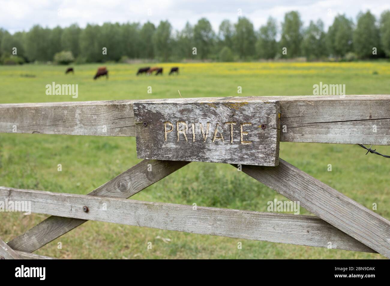 Private property notice on gate hi-res stock photography and images - Alamy