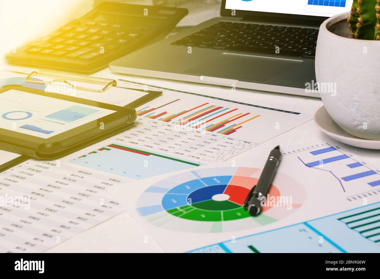 Statistical graphs hi-res stock photography and images - Alamy