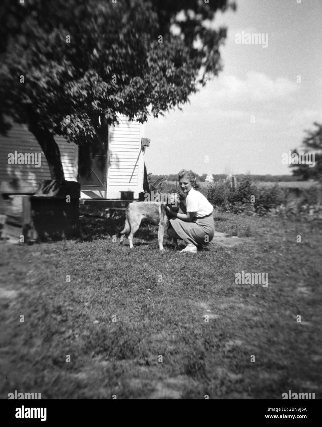 1940s farm woman hi-res stock photography and images - Alamy