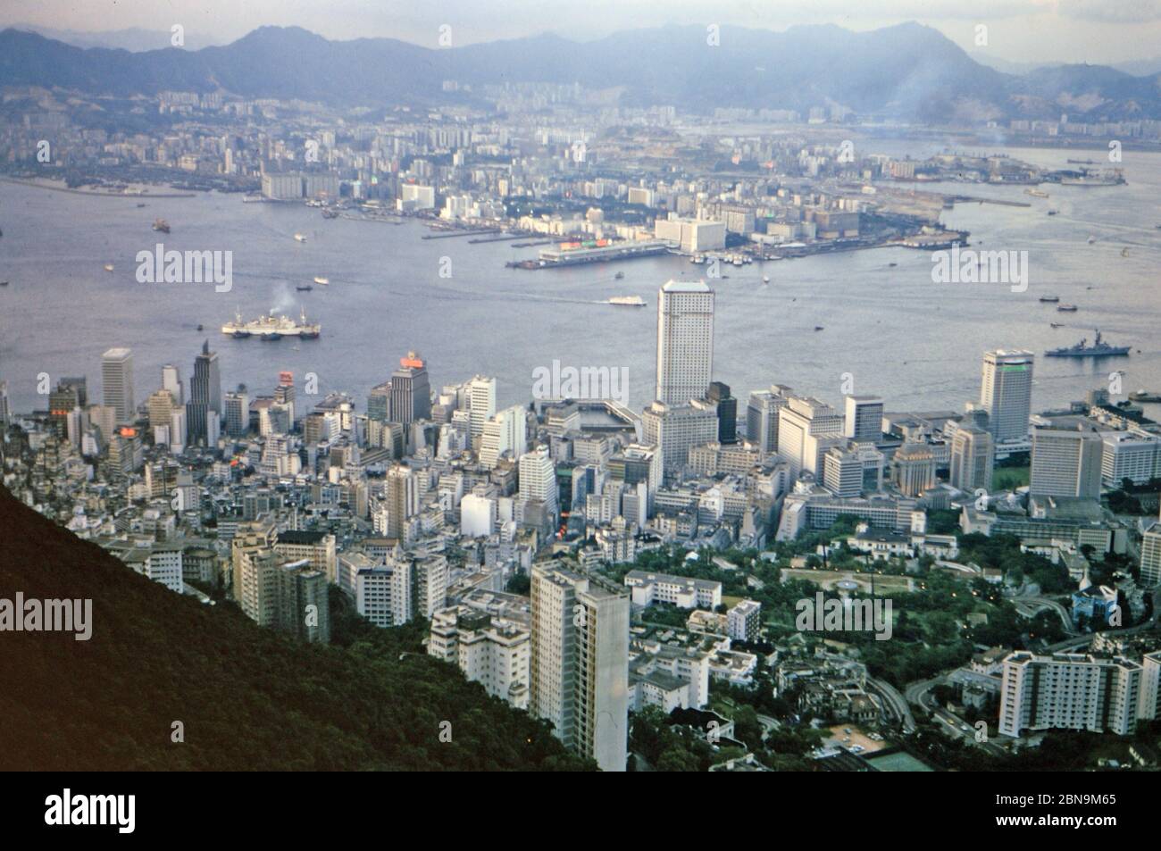 1973 hong kong skyline hi-res stock photography and images - Alamy