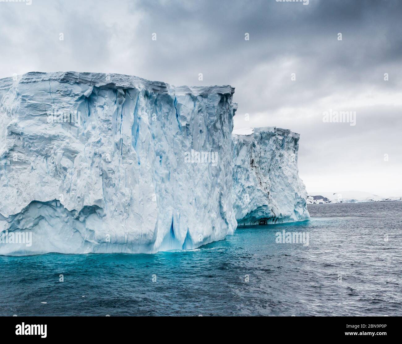 Table top iceberg floats near Antarctica Stock Photo - Alamy