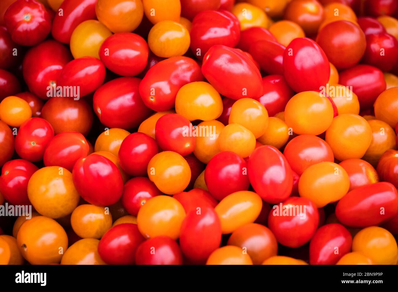 close-up view of fresh juicy tomatoes Stock Photo - Alamy