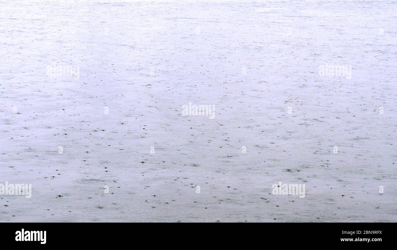 Falling rain texture hi-res stock photography and images - Alamy