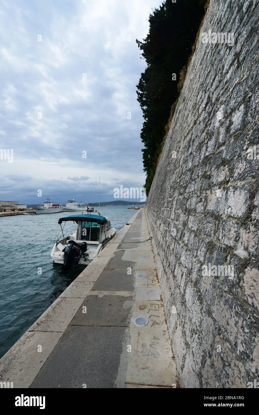 The city walls of Zadar near the Foša marina Stock Photo - Alamy
