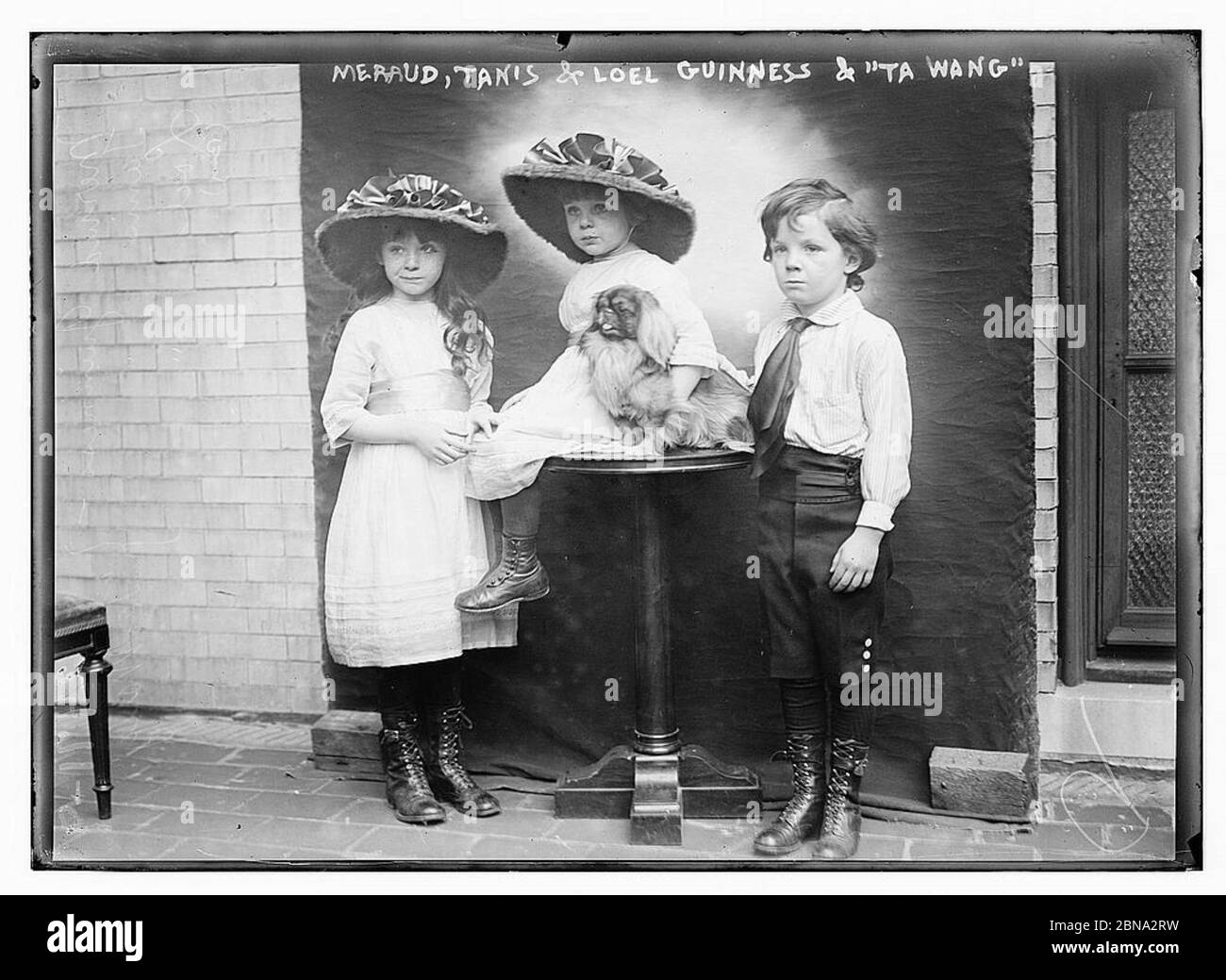 Guinness picture Black and White Stock Photos & Images - Alamy