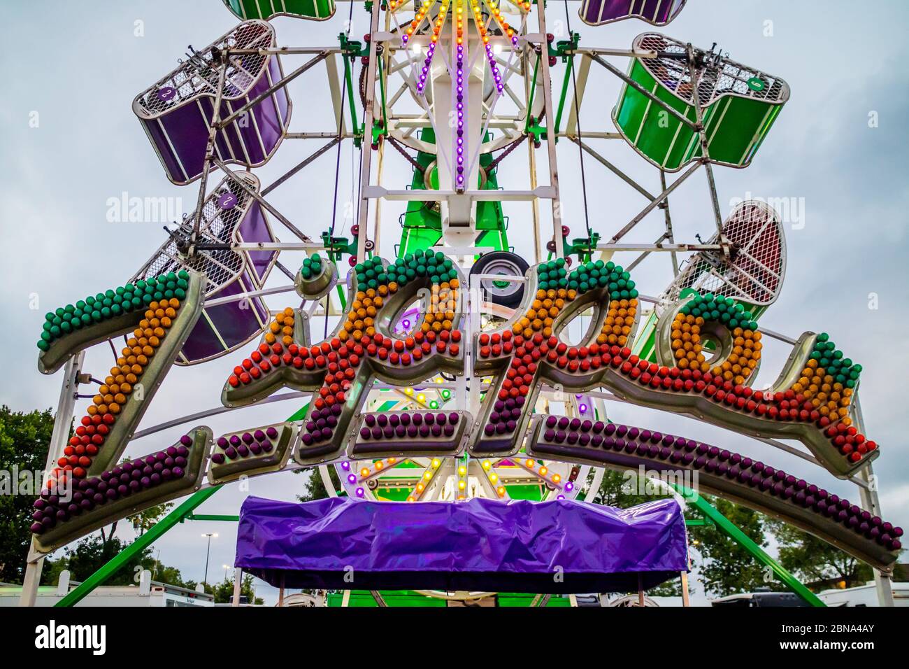 Zipper ride hi-res stock photography and images - Alamy