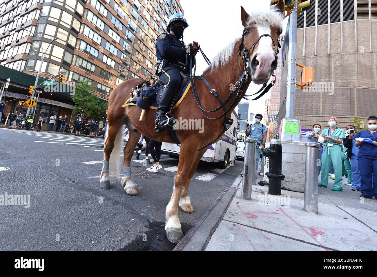 Nypd mounted unit hi-res stock photography and images - Alamy