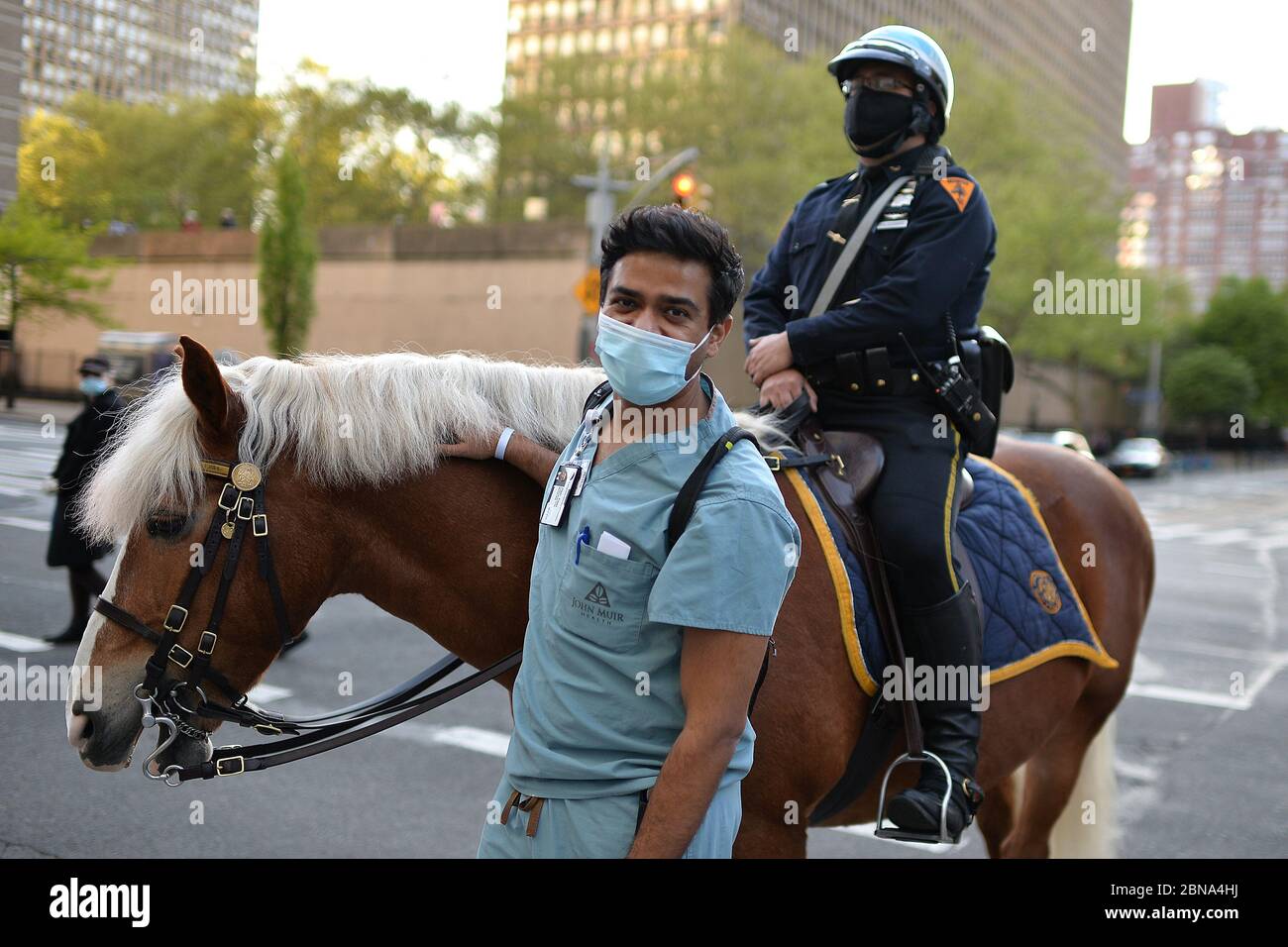 Nypd mounted unit hi-res stock photography and images - Alamy