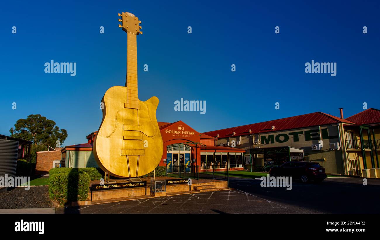 Gold play button guitar hi-res stock photography and images - Alamy