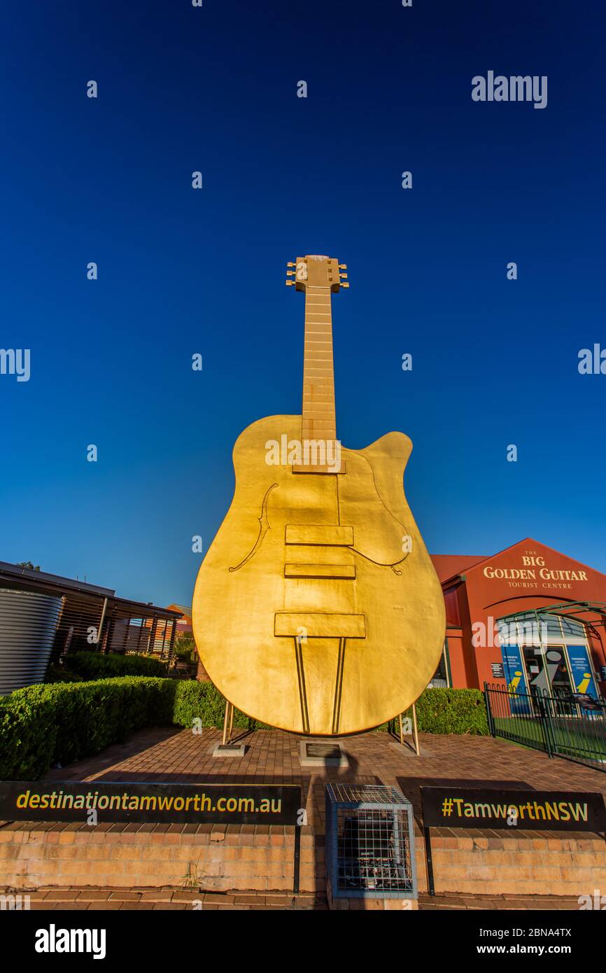 Gold play button guitar hi-res stock photography and images - Alamy